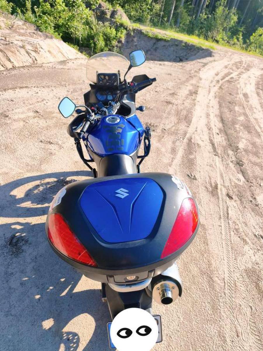 Blue Suzuki DL 2007 in Kaunas, with an engine capacity of 0.65 L and mileage of 59 thousand km for 2750 €, photo 7 on AUTOMOTO.COM.LV