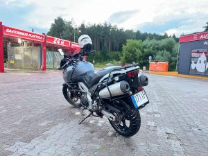Pelēks Suzuki DL 2002 Alīta, ar dzinēja tilpumu 1.00 L un nobraukumu 83 tūkst. km par 2200 €, foto 3 vietnē AUTOMOTO.COM.LV