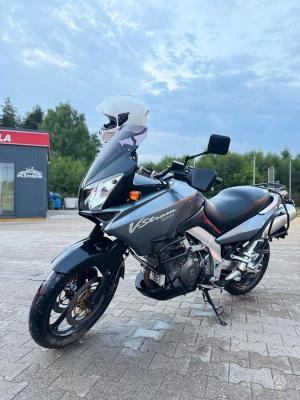 Pelēks Suzuki DL 2002 Alīta, ar dzinēja tilpumu 1.00 L un nobraukumu 83 tūkst. km par 2200 €, foto 5 vietnē AUTOMOTO.COM.LV