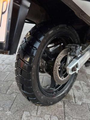 Pelēks Suzuki DL 2002 Alīta, ar dzinēja tilpumu 1.00 L un nobraukumu 83 tūkst. km par 2200 €, foto 7 vietnē AUTOMOTO.COM.LV
