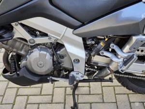 Pelēks Suzuki DL 2003 Viļņa, ar dzinēja tilpumu 1.00 L un nobraukumu 49 tūkst. km par 2850 €, foto 5 vietnē AUTOMOTO.COM.LV