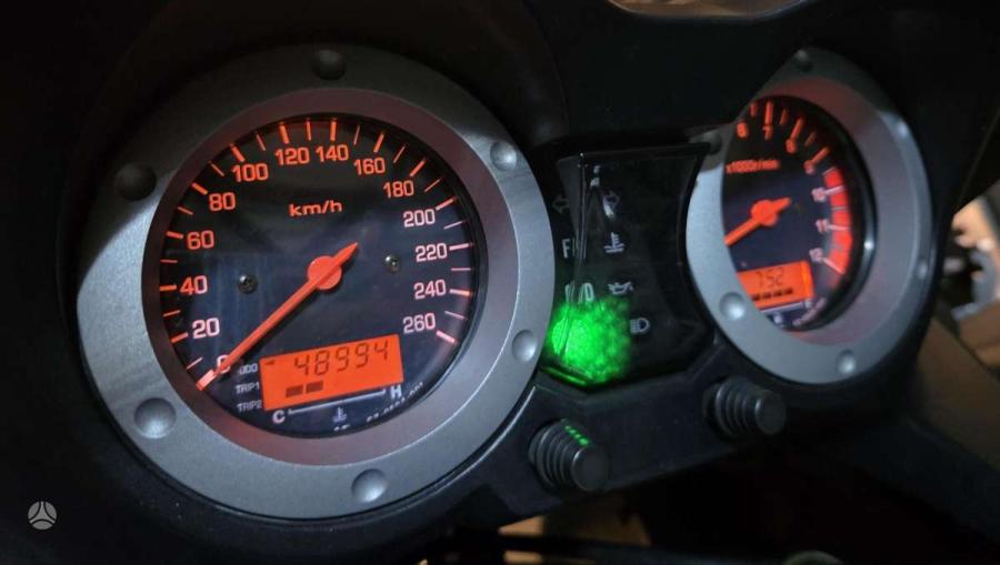 Pelēks Suzuki DL 2003 Viļņa, ar dzinēja tilpumu 1.00 L un nobraukumu 49 tūkst. km par 2850 €, foto 8 vietnē AUTOMOTO.COM.LV