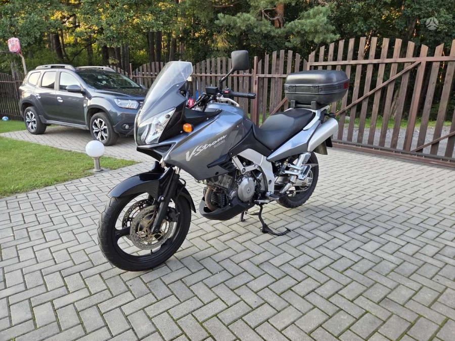 Pelēks Suzuki DL 2003 Viļņa, ar dzinēja tilpumu 1.00 L un nobraukumu 49 tūkst. km par 2850 €, foto 9 vietnē AUTOMOTO.COM.LV