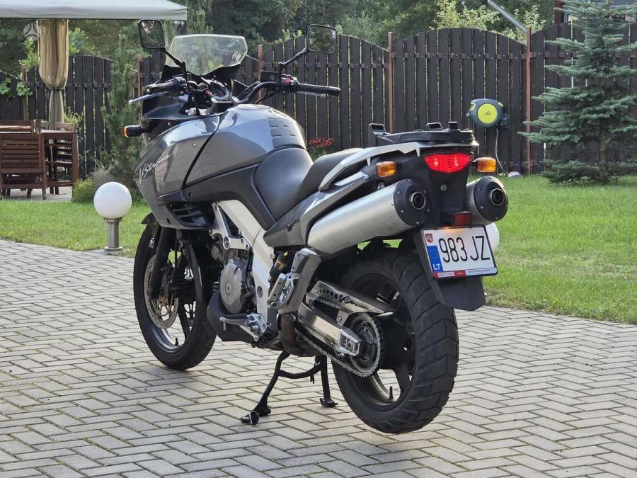 Grey Suzuki DL 2003 in Vilnius, with an engine capacity of 1.00 L and mileage of 49 thousand km for 2600 €, photo 7 on AUTOMOTO.COM.LV