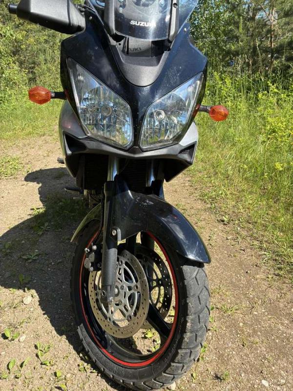 Pelēks Suzuki DL 2005 Ukmergė, ar dzinēja tilpumu 0.65 L un nobraukumu 67 tūkst. km par 2700 €, foto 4 vietnē AUTOMOTO.COM.LV