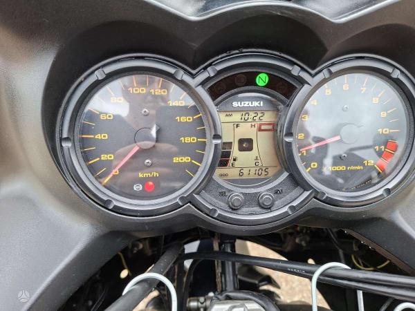 Grey Suzuki DL 2008 in Taurage, with an engine capacity of 0.65 L and mileage of 61 thousand km for 3200 €, photo 10 on AUTOMOTO.COM.LV