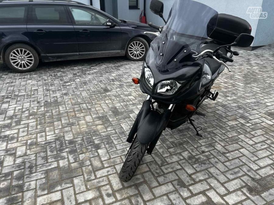 Grey Suzuki DL 2013 in Siauliai, with an engine capacity of 0.65 L and mileage of 53 thousand km for 3500 €, photo 8 on AUTOMOTO.COM.LV