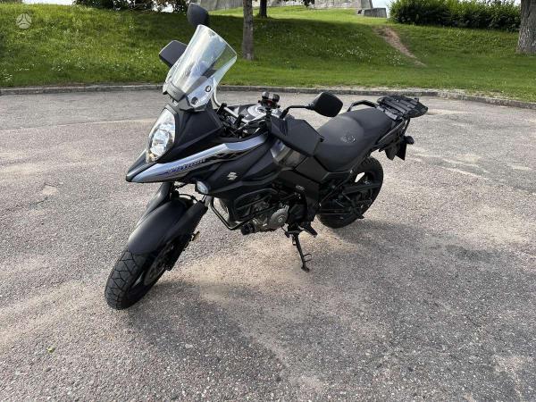 Grey Suzuki DL 2021 in Kaunas, with an engine capacity of 0.65 L and mileage of 55 thousand km for 4350 €, photo 3 on AUTOMOTO.COM.LV