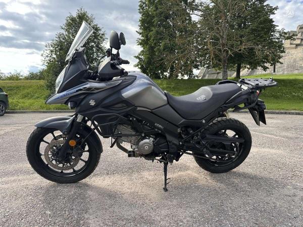 Grey Suzuki DL 2021 in Kaunas, with an engine capacity of 0.65 L and mileage of 55 thousand km for 4350 €, photo 4 on AUTOMOTO.COM.LV