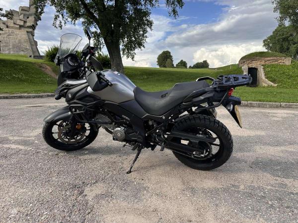 Grey Suzuki DL 2021 in Kaunas, with an engine capacity of 0.65 L and mileage of 55 thousand km for 4350 €, photo 5 on AUTOMOTO.COM.LV