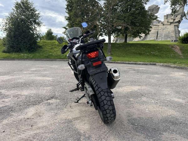 Grey Suzuki DL 2021 in Kaunas, with an engine capacity of 0.65 L and mileage of 55 thousand km for 4350 €, photo 7 on AUTOMOTO.COM.LV