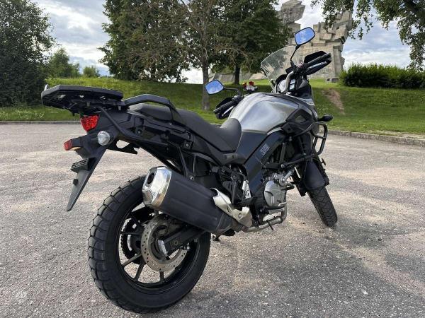 Grey Suzuki DL 2021 in Kaunas, with an engine capacity of 0.65 L and mileage of 55 thousand km for 4350 €, photo 8 on AUTOMOTO.COM.LV