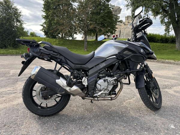 Grey Suzuki DL 2021 in Kaunas, with an engine capacity of 0.65 L and mileage of 55 thousand km for 4350 €, photo 9 on AUTOMOTO.COM.LV