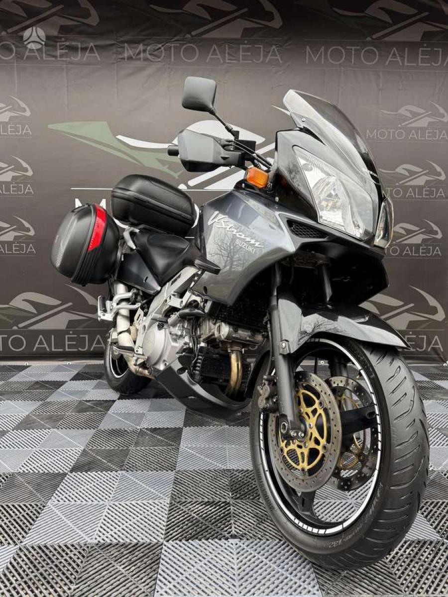 Suzuki DL 2002 in Prienai, with an engine capacity of 1.00 L and mileage of 51 thousand km for 3199 €, photo 4 on AUTOMOTO.COM.LV