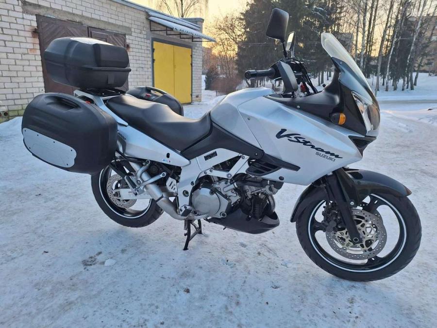 Suzuki DL 2003 Prienai, ar dzinēja tilpumu 1.00 L un nobraukumu 42 tūkst. km par 3350 €, foto 11 vietnē AUTOMOTO.COM.LV
