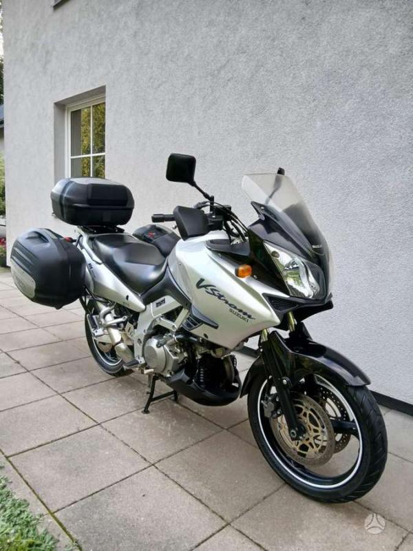 Suzuki DL 2003 in Prienai on AUTOMOTO.COM.LV Suzuki DL 2003 in Prienai, with an engine capacity of 1.00 L and mileage of 42 thousand km for 3250 €, photo 4 on AUTOMOTO.COM.LV