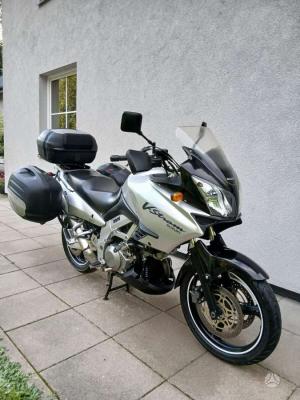 Suzuki DL 2003 Prienai, ar dzinēja tilpumu 1.00 L un nobraukumu 42 tūkst. km par 3250 €, foto 4 vietnē AUTOMOTO.COM.LV