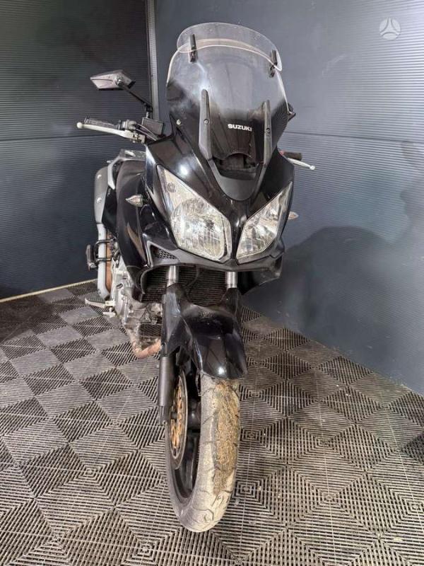 Suzuki DL 2004 in Taurage, with an engine capacity of 0.65 L and mileage of 45 thousand km for 1650 €, photo 1 on AUTOMOTO.COM.LV