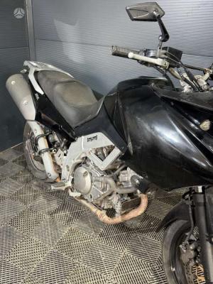 Suzuki DL 2004 in Taurage, with an engine capacity of 0.65 L and mileage of 45 thousand km for 1650 €, photo 3 on AUTOMOTO.COM.LV