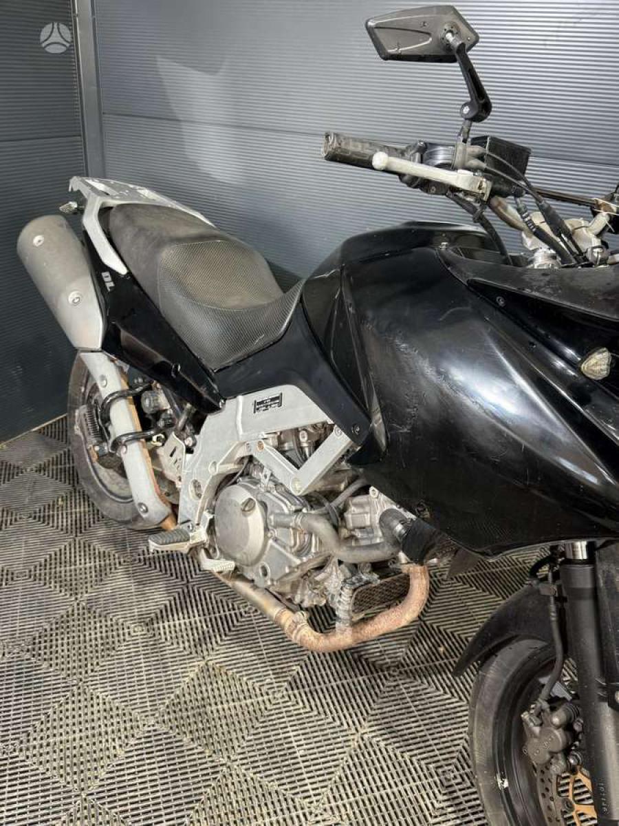 Suzuki DL 2004 in Taurage, with an engine capacity of 0.65 L and mileage of 45 thousand km for 1650 €, photo 3 on AUTOMOTO.COM.LV