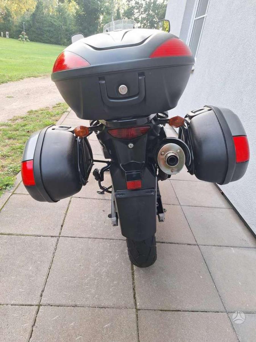 Suzuki DL 2006 in Prienai, with an engine capacity of 0.65 L and mileage of 46 thousand km for 3150 €, photo 9 on AUTOMOTO.COM.LV