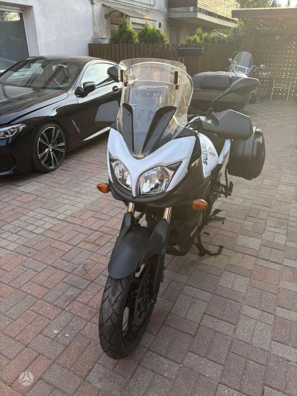 Suzuki DL 2014 Viļņa, ar dzinēja tilpumu 0.65 L un nobraukumu 41 tūkst. km par 3800 €, foto 1 vietnē AUTOMOTO.COM.LV