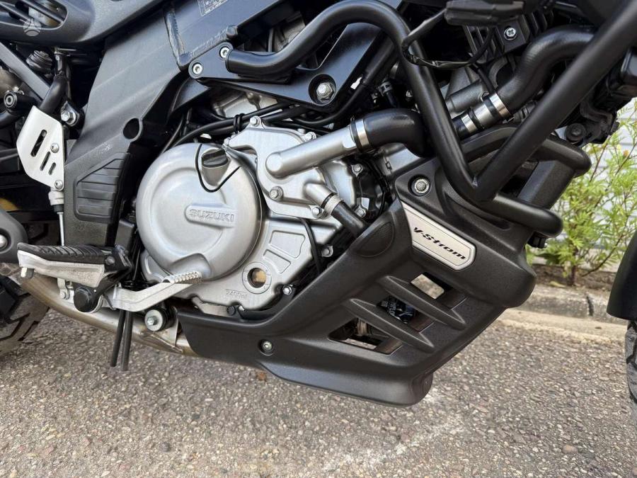 Suzuki DL 2015 in Ukmerge, with an engine capacity of 0.65 L and mileage of 125 thousand km for 3300 €, photo 31 on AUTOMOTO.COM.LV
