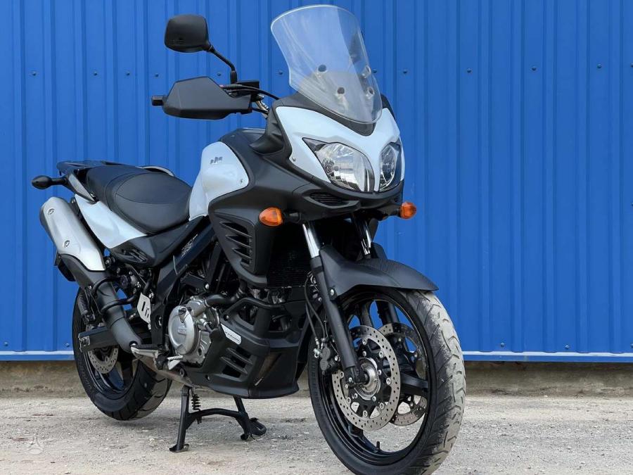 Suzuki DL 2016 in Ukmerge, with an engine capacity of 0.65 L and mileage of 67 thousand km for 3400 €, photo 1 on AUTOMOTO.COM.LV