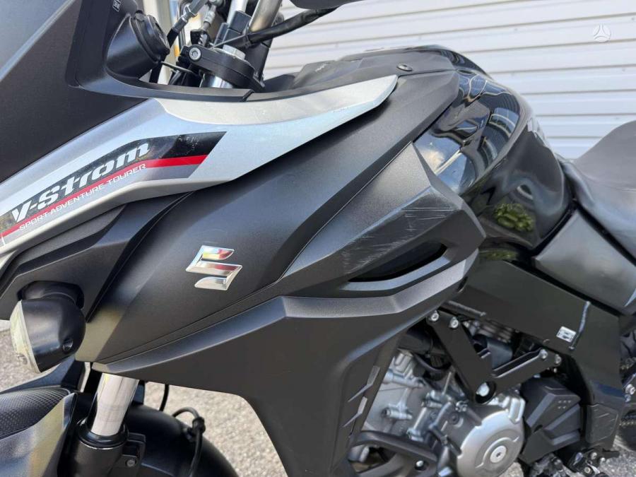 Suzuki DL 2017 in Ukmerge, with an engine capacity of 0.65 L and mileage of 108 thousand km for 3900 €, photo 16 on AUTOMOTO.COM.LV