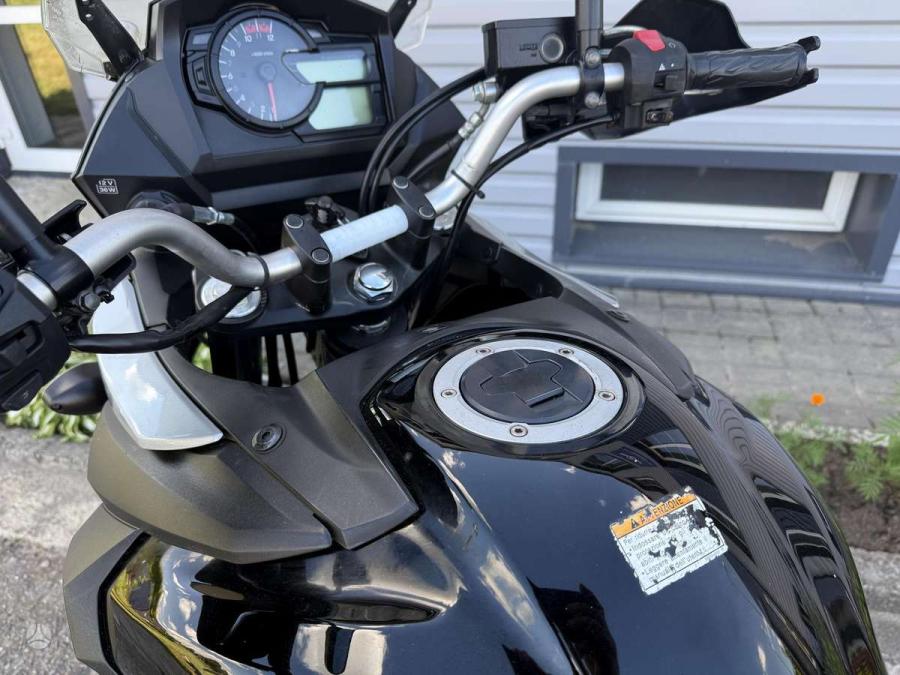 Suzuki DL 2017 in Ukmerge, with an engine capacity of 0.65 L and mileage of 108 thousand km for 3900 €, photo 18 on AUTOMOTO.COM.LV