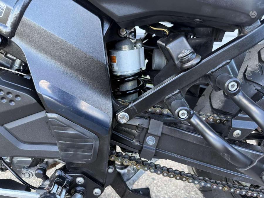 Suzuki DL 2017 in Ukmerge, with an engine capacity of 0.65 L and mileage of 108 thousand km for 3900 €, photo 20 on AUTOMOTO.COM.LV