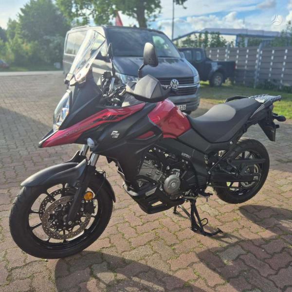 Suzuki DL 2022 in Klaipeda, with an engine capacity of 0.65 L and mileage of 2 thousand km for 8900 €, photo 1 on AUTOMOTO.COM.LV