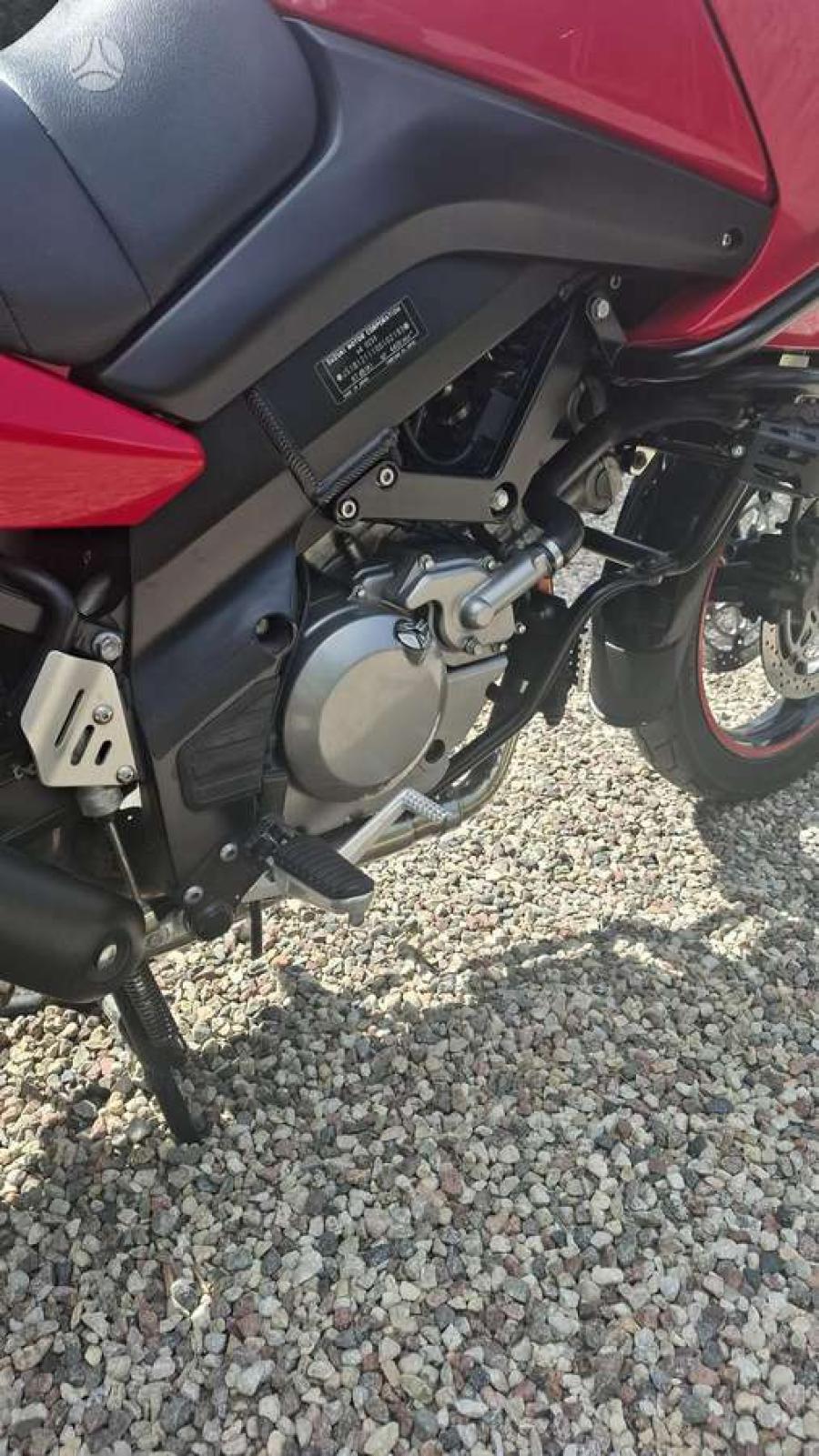 Red Suzuki DL 2005 in Utena, with an engine capacity of 0.65 L and mileage of 26 thousand km for 3400 €, photo 6 on AUTOMOTO.COM.LV