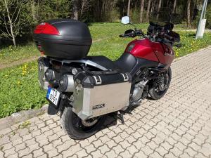 Red Suzuki DL 2007 in Ogre, with an engine capacity of 1.00 L and mileage of 75 thousand km for 3900 €, photo 5 on AUTOMOTO.COM.LV