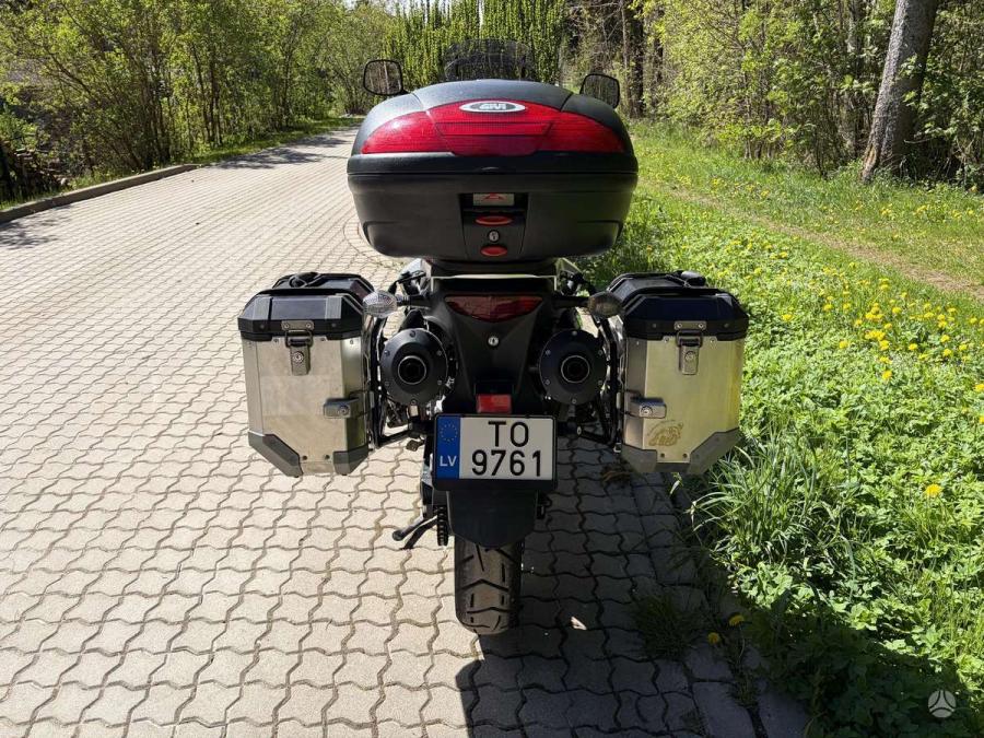 Red Suzuki DL 2007 in Ogre, with an engine capacity of 1.00 L and mileage of 75 thousand km for 3900 €, photo 7 on AUTOMOTO.COM.LV