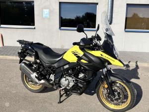 Yellow Suzuki DL 2020 in Kaunas, with an engine capacity of 0.65 L and mileage of 46 thousand km for 4950 €, photo 1 on AUTOMOTO.COM.LV