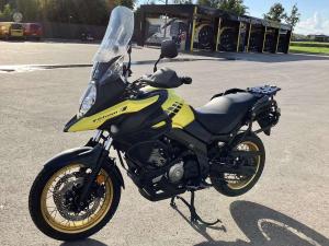 Yellow Suzuki DL 2020 in Kaunas, with an engine capacity of 0.65 L and mileage of 46 thousand km for 4950 €, photo 4 on AUTOMOTO.COM.LV
