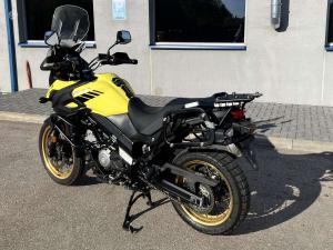 Yellow Suzuki DL 2020 in Kaunas, with an engine capacity of 0.65 L and mileage of 46 thousand km for 4950 €, photo 5 on AUTOMOTO.COM.LV