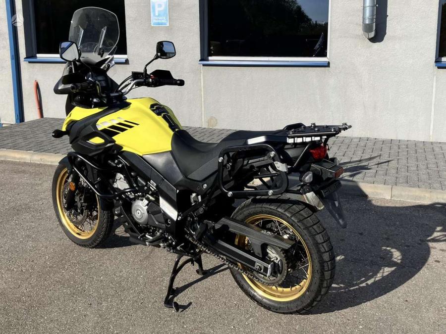 Yellow Suzuki DL 2020 in Kaunas, with an engine capacity of 0.65 L and mileage of 46 thousand km for 4950 €, photo 5 on AUTOMOTO.COM.LV
