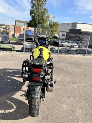 Yellow Suzuki DL 2020 in Kaunas, with an engine capacity of 0.65 L and mileage of 46 thousand km for 4950 €, photo 7 on AUTOMOTO.COM.LV