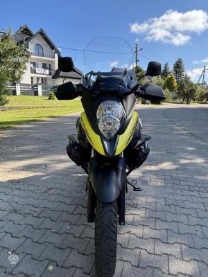 Yellow Suzuki DL 2022 in Vilnius, with an engine capacity of 0.65 L and mileage of 19 thousand km for 6099 €, photo 4 on AUTOMOTO.COM.LV