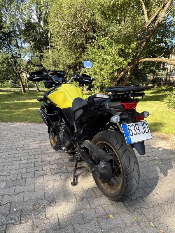 Yellow Suzuki DL 2022 in Vilnius, with an engine capacity of 0.65 L and mileage of 19 thousand km for 6099 €, photo 6 on AUTOMOTO.COM.LV