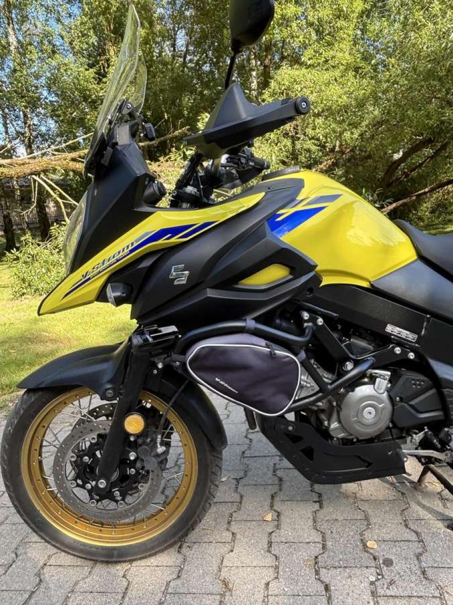 Yellow Suzuki DL 2022 in Vilnius, with an engine capacity of 0.65 L and mileage of 19 thousand km for 6099 €, photo 9 on AUTOMOTO.COM.LV