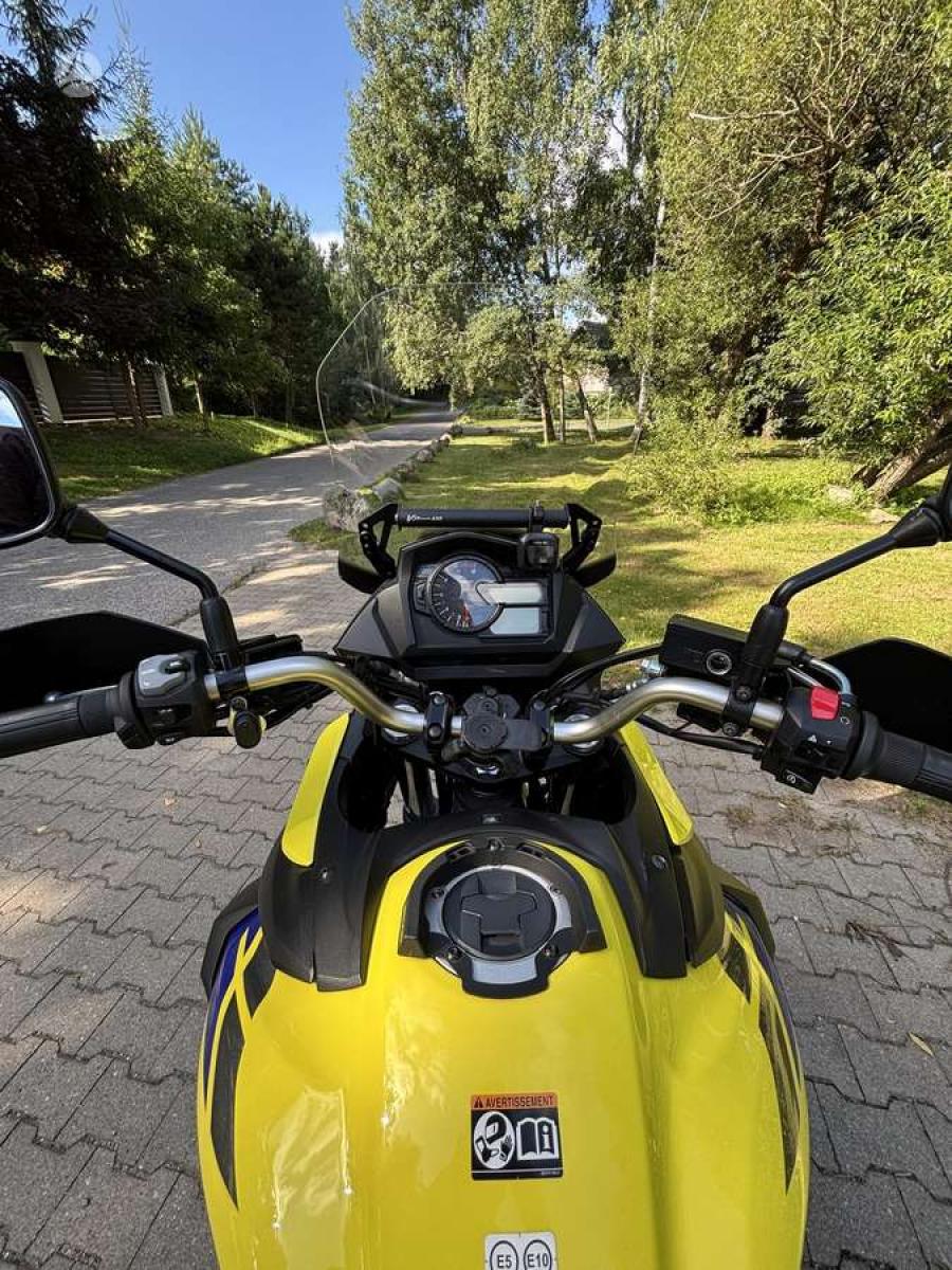 Yellow Suzuki DL 2022 in Vilnius, with an engine capacity of 0.65 L and mileage of 19 thousand km for 6099 €, photo 10 on AUTOMOTO.COM.LV