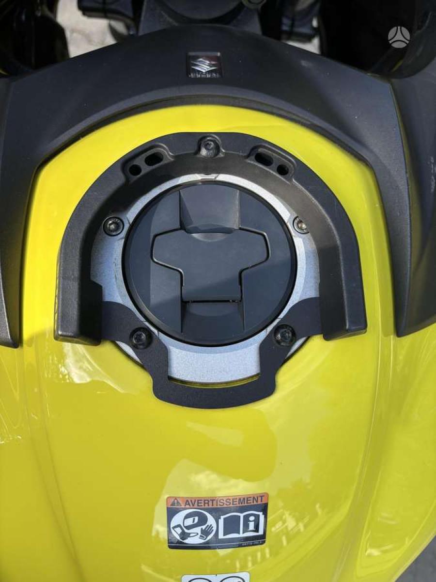 Yellow Suzuki DL 2022 in Vilnius, with an engine capacity of 0.65 L and mileage of 19 thousand km for 6099 €, photo 11 on AUTOMOTO.COM.LV