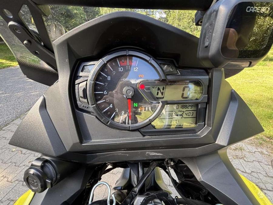 Yellow Suzuki DL 2022 in Vilnius, with an engine capacity of 0.65 L and mileage of 19 thousand km for 6099 €, photo 12 on AUTOMOTO.COM.LV