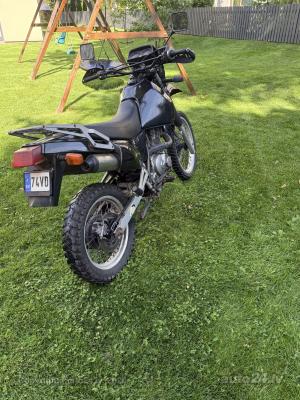 Серый Сузуки DR 650 1996 в Отепя, объемом двигателя 0.64 л и пробегом 66 тыс. км за 3500 €, фото 5 на AUTOMOTO.COM.LV