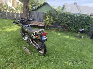 Серый Сузуки DR 650 1996 в Отепя, объемом двигателя 0.64 л и пробегом 66 тыс. км за 3500 €, фото 8 на AUTOMOTO.COM.LV