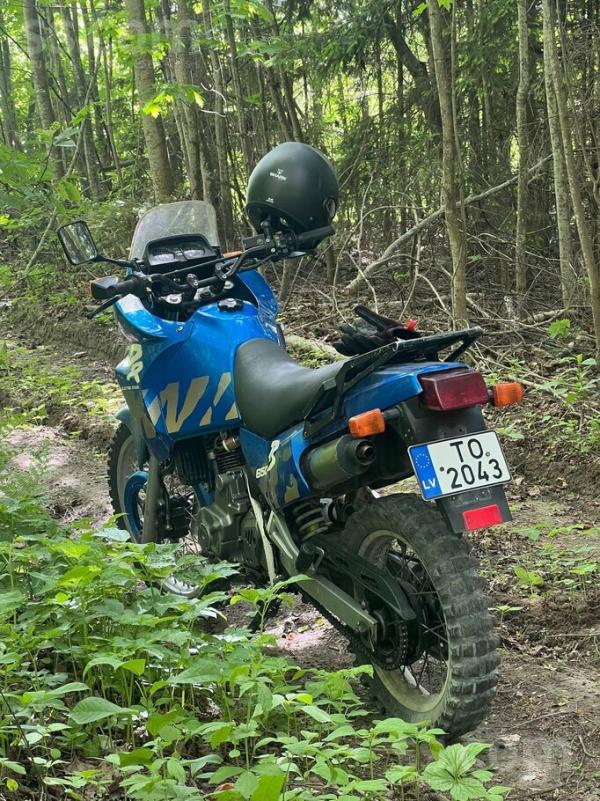 Suzuki DR 650 1991 Valmiera, ar dzinēja tilpumu 0.65 L un nobraukumu 0 tūkst. km par 1350 €, foto 4 vietnē AUTOMOTO.COM.LV