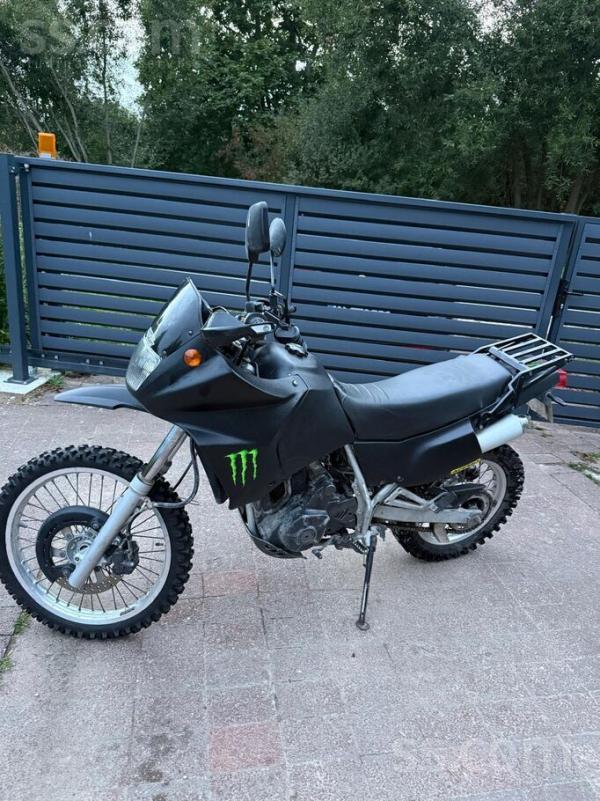 Suzuki DR 650 1991 Kuldīga, ar dzinēja tilpumu 0.65 L un nobraukumu 0 tūkst. km par 2000 €, foto 4 vietnē AUTOMOTO.COM.LV